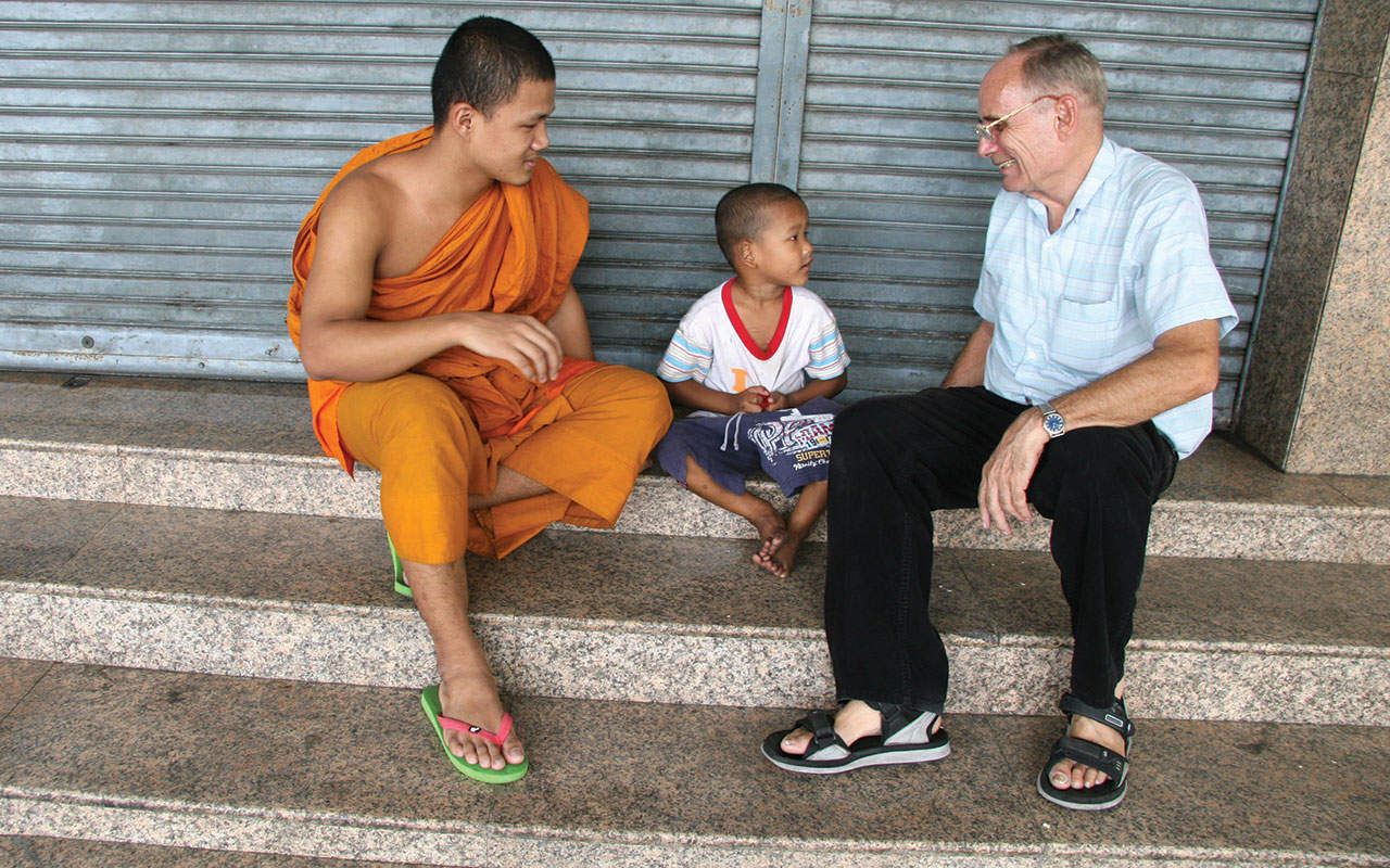 John Beeching, M.M., Never Among Strangers | Discipulos Misioneros ...